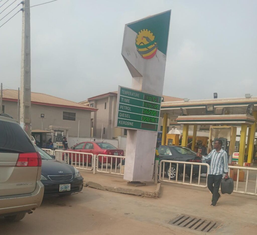PHOTOS: Panic buying as queues return to fuel stations in Lagos, Abuja | TheCable