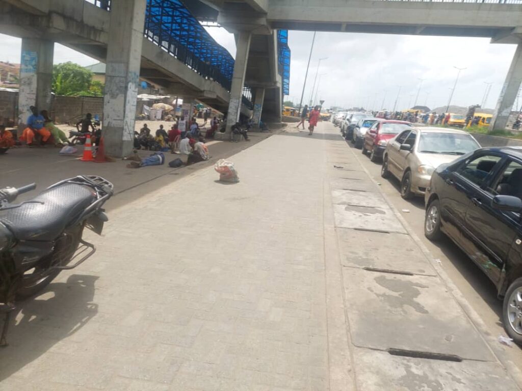 PHOTOS: Traffic congestion as petrol queues resurface in Lagos | TheCable
