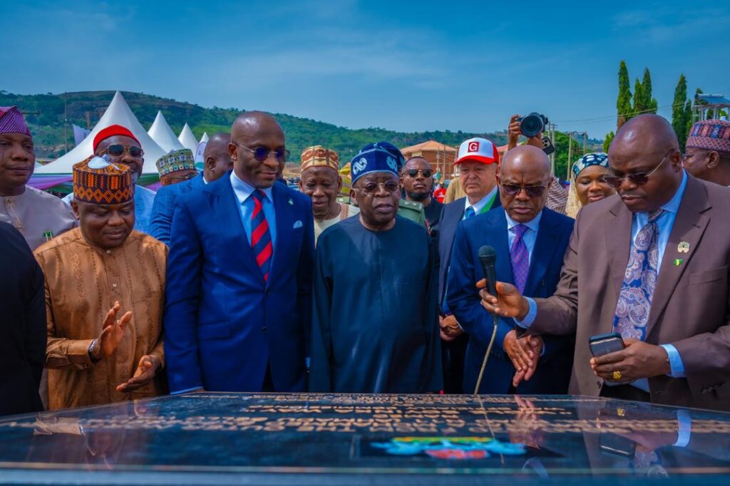 Tinubu names Abuja highway after Wole Soyinka | TheCable