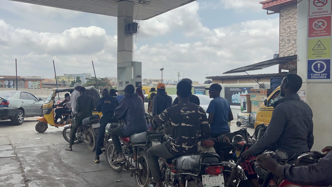 PHOTOS: Petrol queues worsen in Lagos, Abuja as pump price increases | TheCable