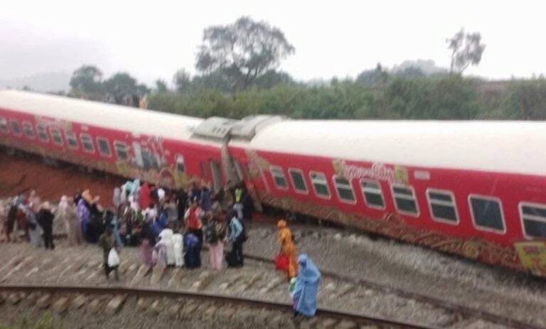 Passengers stranded as Abuja-Kaduna train derails | TheCable
